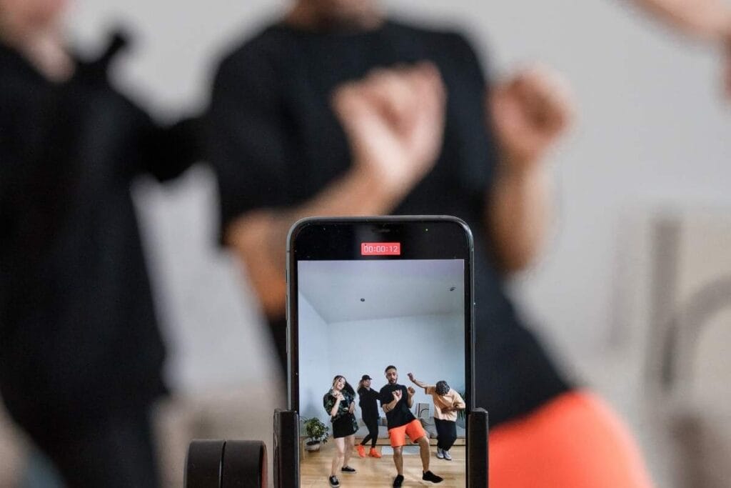 25 Best Selfie Apps for iOS & Android in 2026